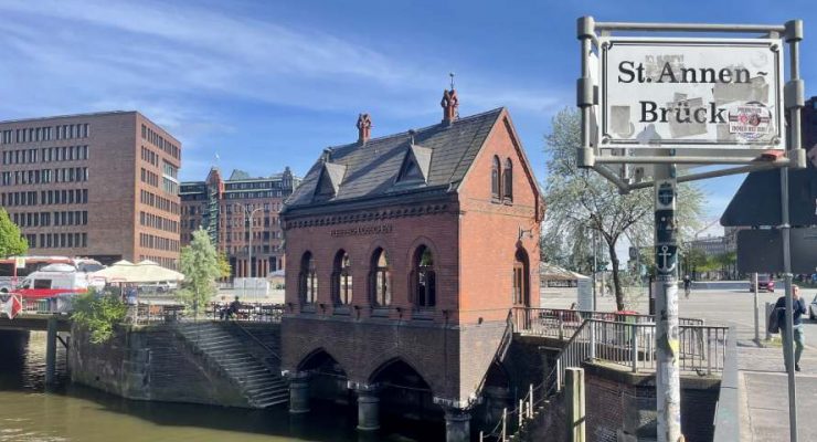 Fleetschlösschen: Kleines Märchenschloss in der Speicherstadt